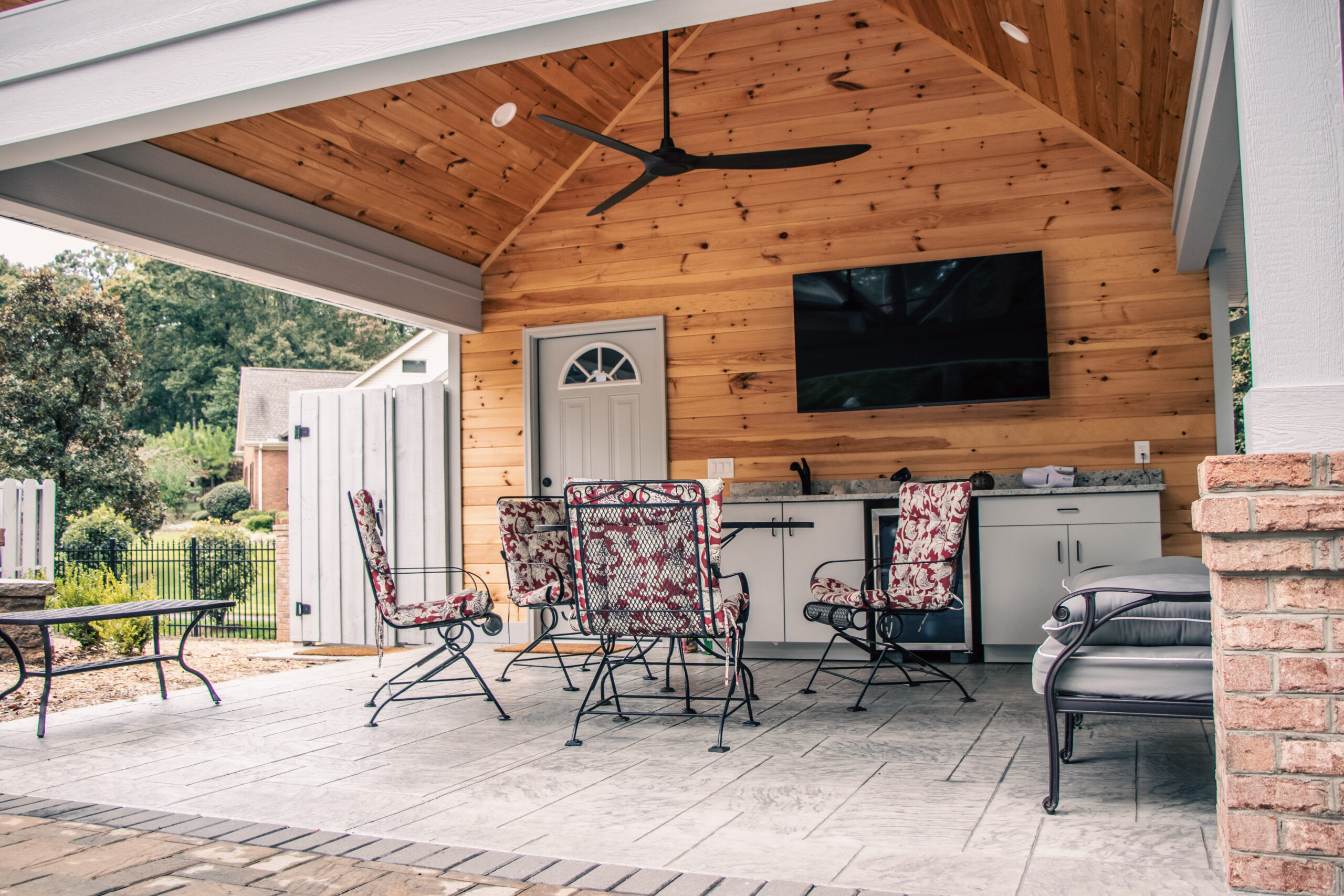 Pool Houses + Garages – Grander Construction